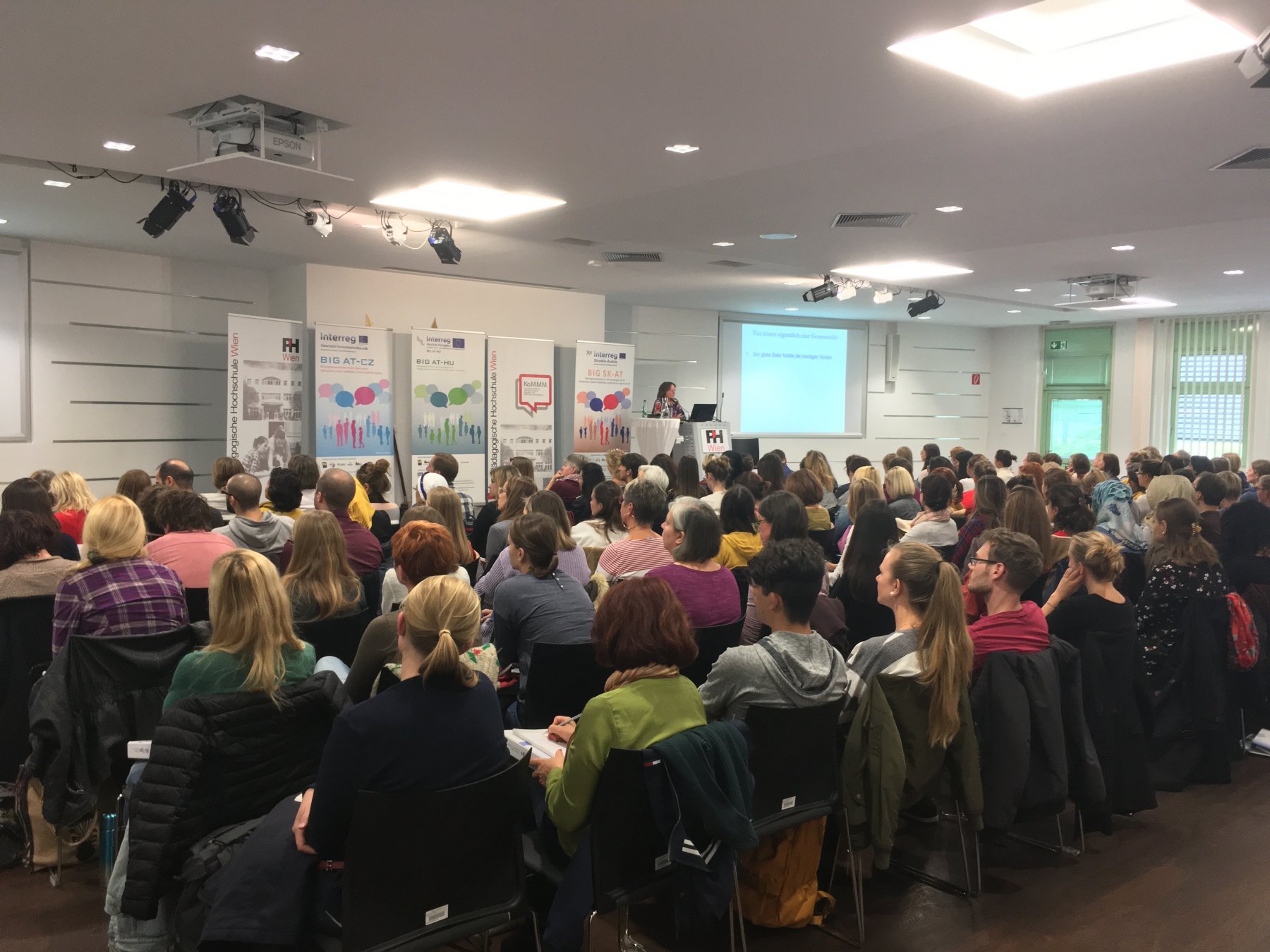 Wie Kinder Sprachen lernen“ Vortrag von Rosemarie Tracy an PH Wien